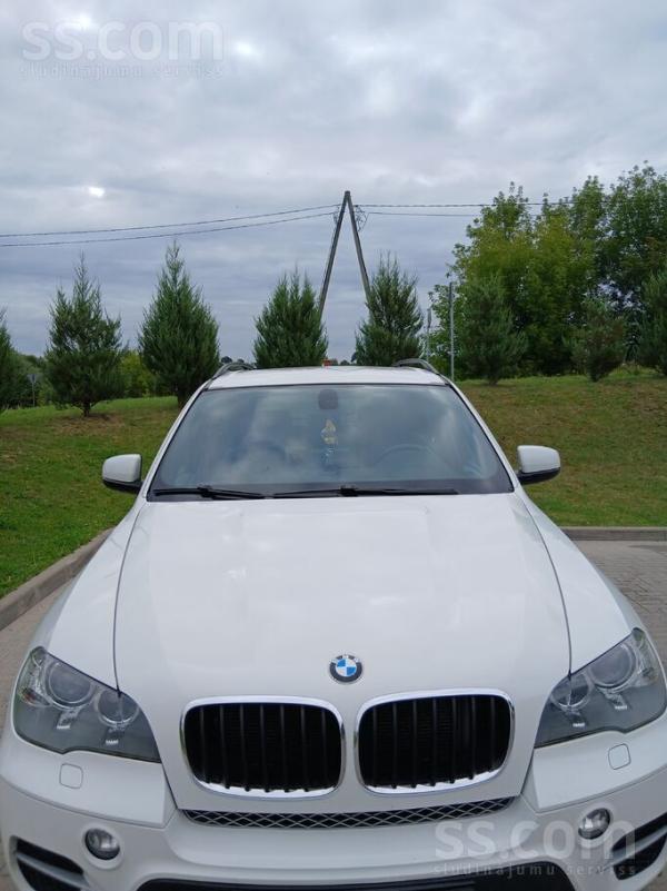 Balts BMW X5 2012 Rēzekne, ar dzinēja tilpumu 3.00 L un nobraukumu 296 tūkst. km par 10499 €, foto 1 vietnē AUTOMOTO.COM.LV