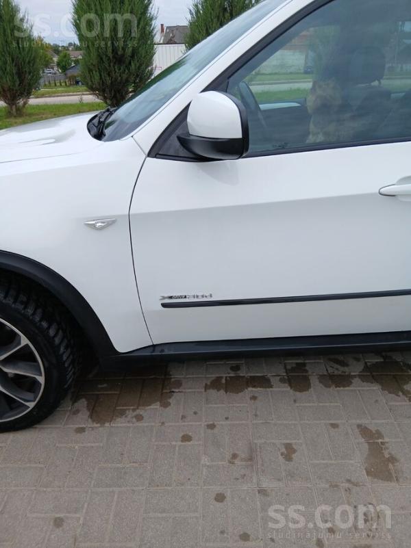 Balts BMW X5 2012 Rēzekne, ar dzinēja tilpumu 3.00 L un nobraukumu 296 tūkst. km par 10499 €, foto 7 vietnē AUTOMOTO.COM.LV