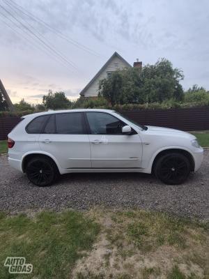 White BMW X5 2012 in Marijampole, with an engine capacity of 3.00 L and mileage of 347 thousand km for 13999 €, photo 7 on AUTOMOTO.COM.LV