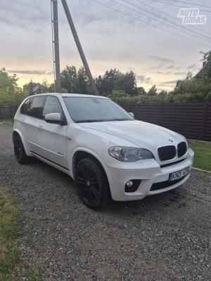 White BMW X5 2012 in Marijampole, with an engine capacity of 3.00 L and mileage of 347 thousand km for 13999 €, photo 8 on AUTOMOTO.COM.LV