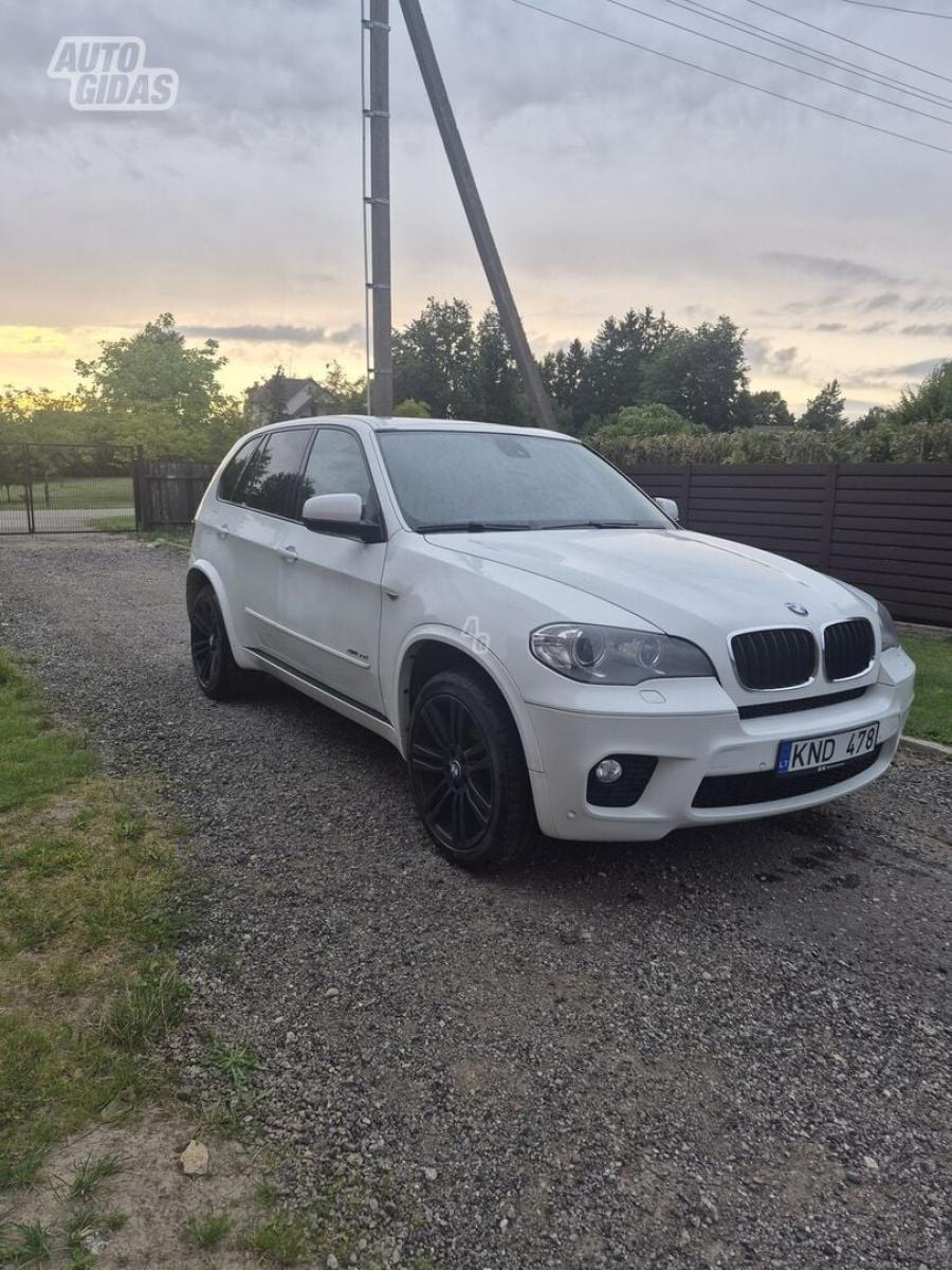White BMW X5 2012 in Marijampole, with an engine capacity of 3.00 L and mileage of 347 thousand km for 13999 €, photo 10 on AUTOMOTO.COM.LV