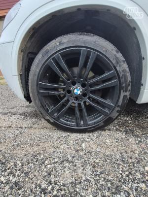 White BMW X5 2012 in Marijampole, with an engine capacity of 3.00 L and mileage of 347 thousand km for 13999 €, photo 11 on AUTOMOTO.COM.LV