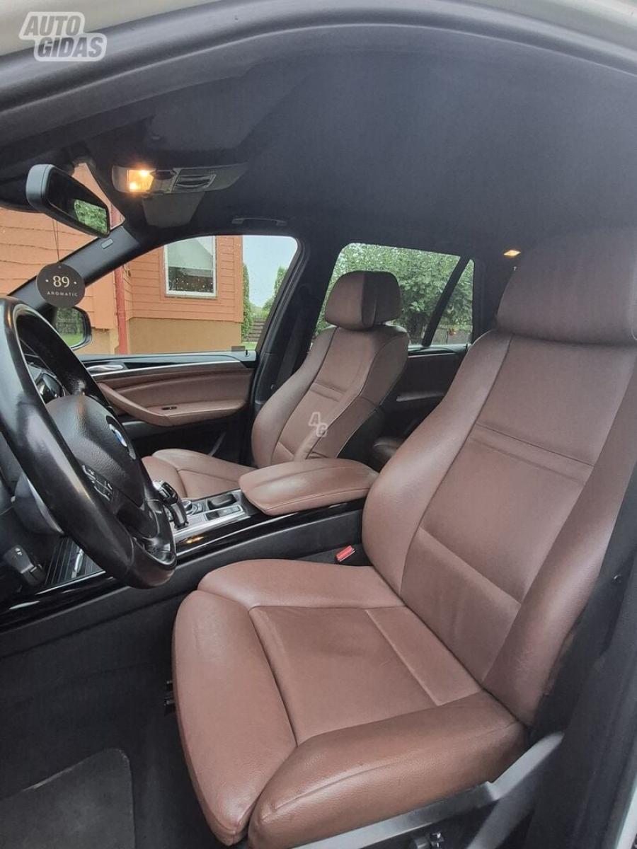 White BMW X5 2012 in Marijampole, with an engine capacity of 3.00 L and mileage of 347 thousand km for 13999 €, photo 13 on AUTOMOTO.COM.LV