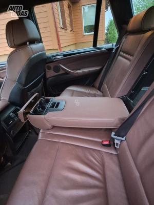 White BMW X5 2012 in Marijampole, with an engine capacity of 3.00 L and mileage of 347 thousand km for 13999 €, photo 20 on AUTOMOTO.COM.LV