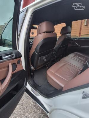White BMW X5 2012 in Marijampole, with an engine capacity of 3.00 L and mileage of 347 thousand km for 13999 €, photo 22 on AUTOMOTO.COM.LV