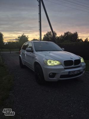 White BMW X5 2012 in Marijampole, with an engine capacity of 3.00 L and mileage of 347 thousand km for 13999 €, photo 29 on AUTOMOTO.COM.LV