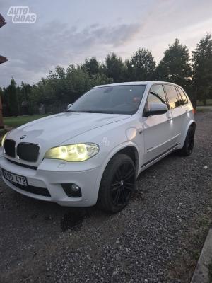 White BMW X5 2012 in Marijampole, with an engine capacity of 3.00 L and mileage of 347 thousand km for 13999 €, photo 31 on AUTOMOTO.COM.LV
