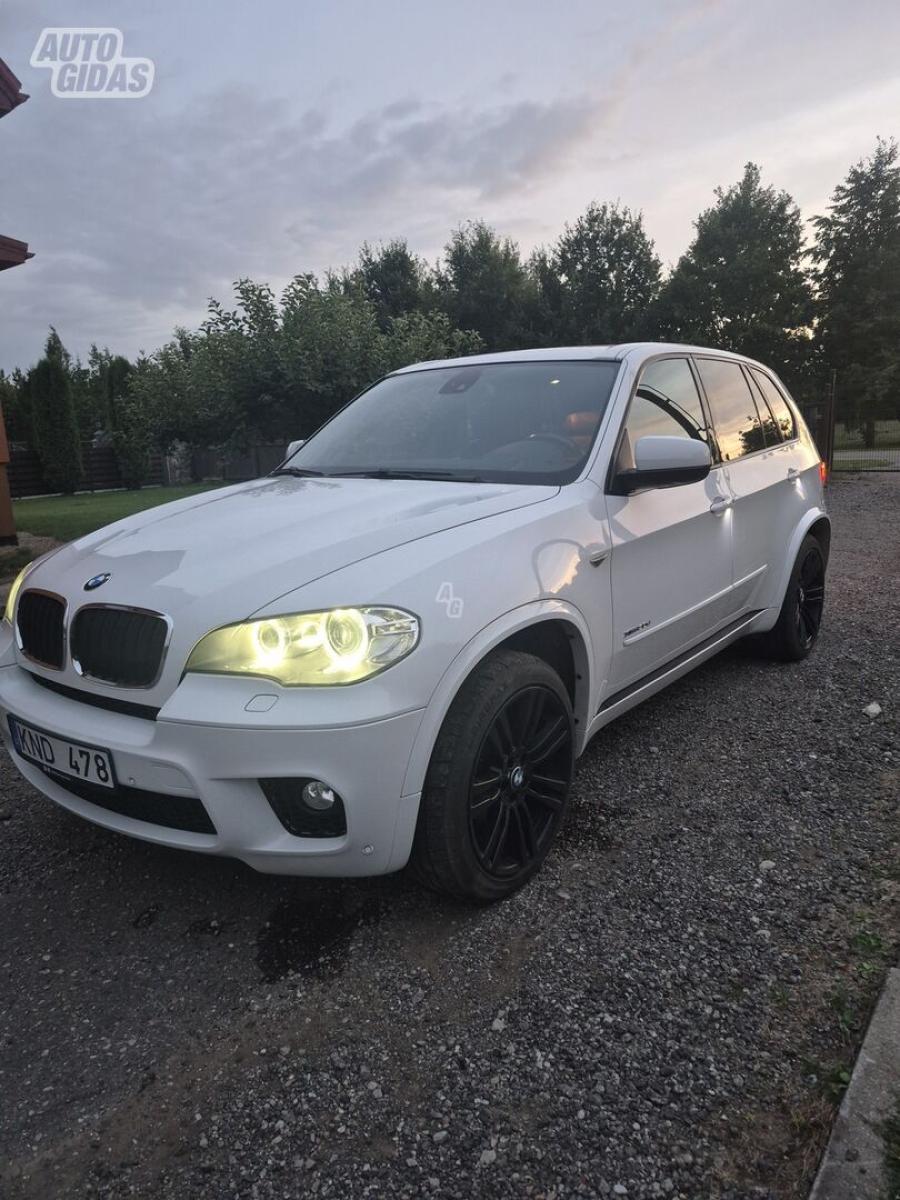 White BMW X5 2012 in Marijampole, with an engine capacity of 3.00 L and mileage of 347 thousand km for 13999 €, photo 31 on AUTOMOTO.COM.LV