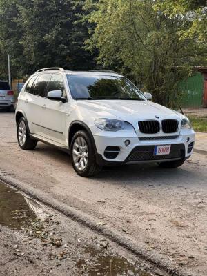 Balts BMW X5 2012 Viļņa, ar dzinēja tilpumu 2.98 L un nobraukumu 232 tūkst. km par 12200 €, foto 4 vietnē AUTOMOTO.COM.LV