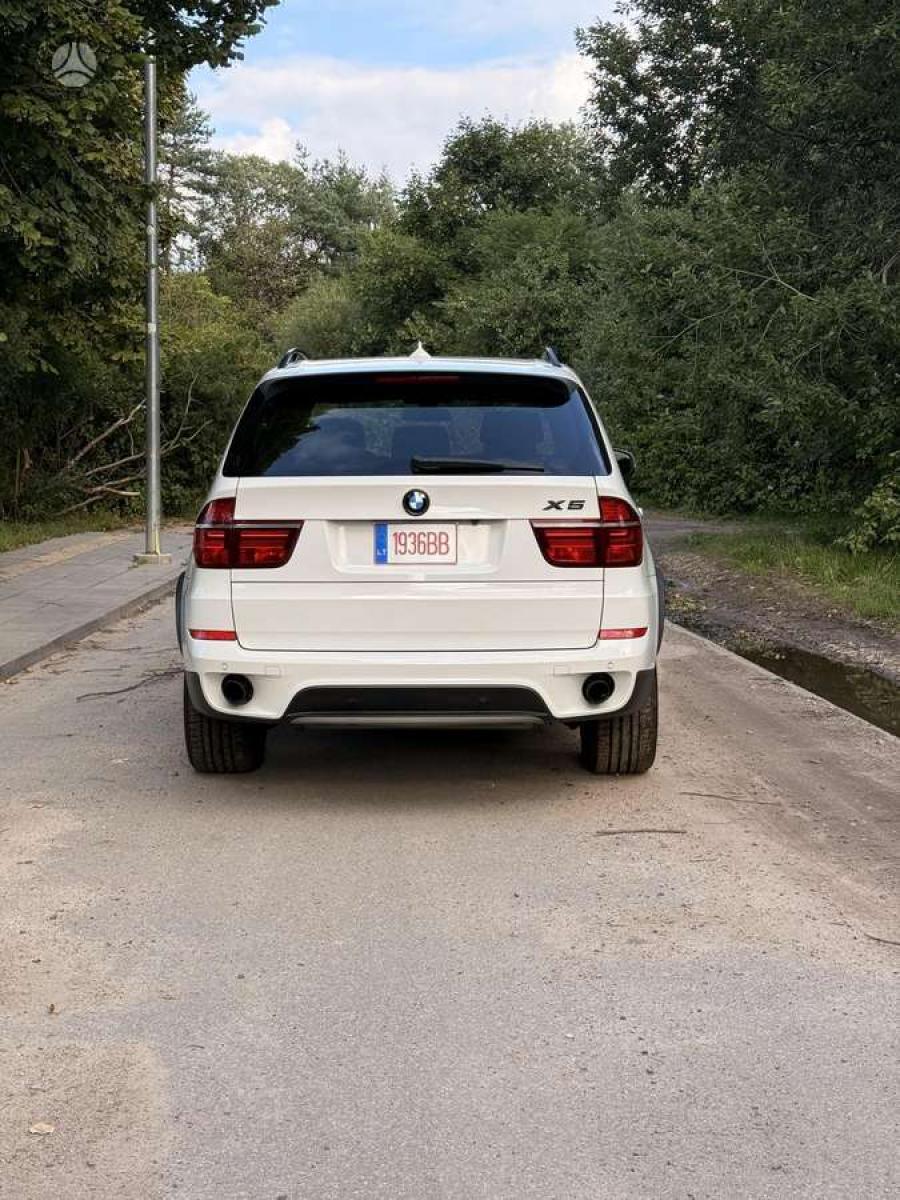 Balts BMW X5 2012 Viļņa, ar dzinēja tilpumu 2.98 L un nobraukumu 232 tūkst. km par 12200 €, foto 7 vietnē AUTOMOTO.COM.LV