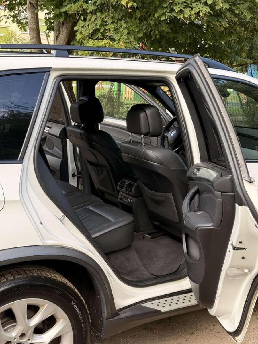 Balts BMW X5 2012 Viļņa, ar dzinēja tilpumu 2.98 L un nobraukumu 232 tūkst. km par 12200 €, foto 12 vietnē AUTOMOTO.COM.LV
