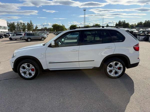 BMW X5 2012 in Marijampole on AUTOMOTO.COM.LV White BMW X5 2012 in Marijampole, with an engine capacity of 2.99 L and mileage of 270 thousand km for 10300 €, photo 3 on AUTOMOTO.COM.LV