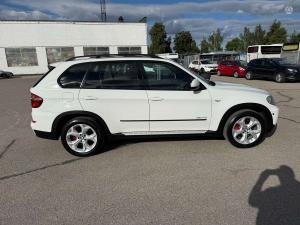 White BMW X5 2012 in Marijampole, with an engine capacity of 2.99 L and mileage of 270 thousand km for 10300 €, photo 9 on AUTOMOTO.COM.LV