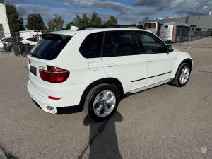 White BMW X5 2012 in Marijampole, with an engine capacity of 2.99 L and mileage of 270 thousand km for 10300 €, photo 10 on AUTOMOTO.COM.LV
