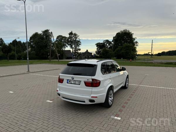 Balts BMW X5 2012 Cēsis, ar dzinēja tilpumu 3.00 L un nobraukumu 385 tūkst. km par 11500 €, foto 3 vietnē AUTOMOTO.COM.LV