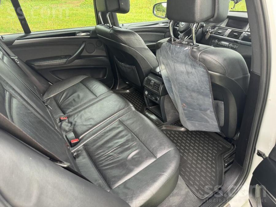 Balts BMW X5 2012 Cēsis, ar dzinēja tilpumu 3.00 L un nobraukumu 385 tūkst. km par 11500 €, foto 7 vietnē AUTOMOTO.COM.LV