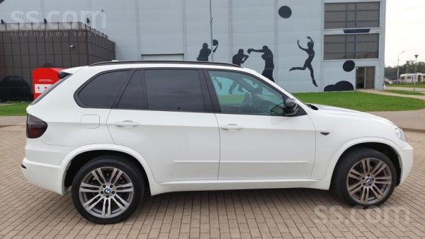 BMW X5 2012 in Riga on AUTOMOTO.COM.LV White BMW X5 2012 in Riga, with an engine capacity of 3.00 L and mileage of 299 thousand km for 13900 €, photo 7 on AUTOMOTO.COM.LV