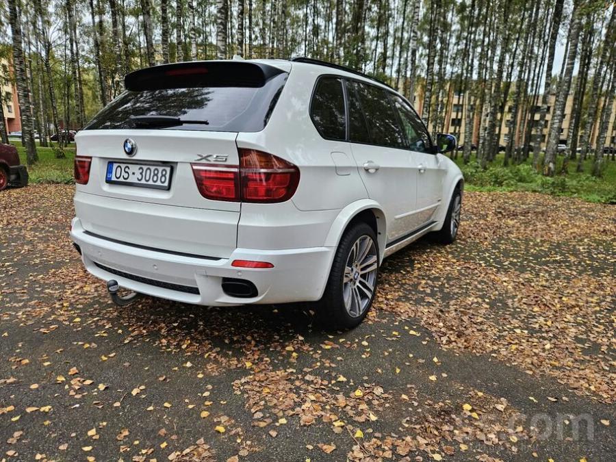 Balts BMW X5 2012 Rīga, ar dzinēja tilpumu 3.00 L un nobraukumu 374 tūkst. km par 9700 €, foto 5 vietnē AUTOMOTO.COM.LV