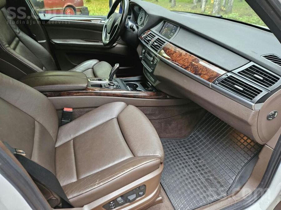 Balts BMW X5 2012 Rīga, ar dzinēja tilpumu 3.00 L un nobraukumu 374 tūkst. km par 9700 €, foto 8 vietnē AUTOMOTO.COM.LV