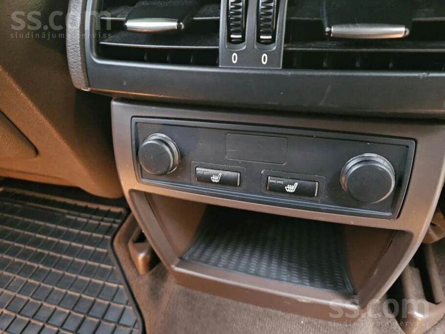 Balts BMW X5 2012 Rīga, ar dzinēja tilpumu 3.00 L un nobraukumu 374 tūkst. km par 9700 €, foto 11 vietnē AUTOMOTO.COM.LV