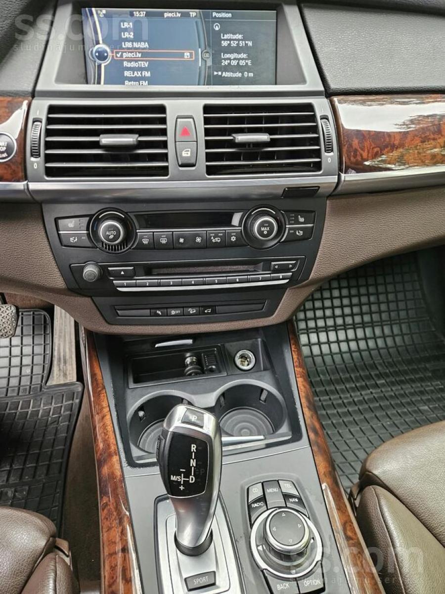 Balts BMW X5 2012 Rīga, ar dzinēja tilpumu 3.00 L un nobraukumu 374 tūkst. km par 9700 €, foto 12 vietnē AUTOMOTO.COM.LV