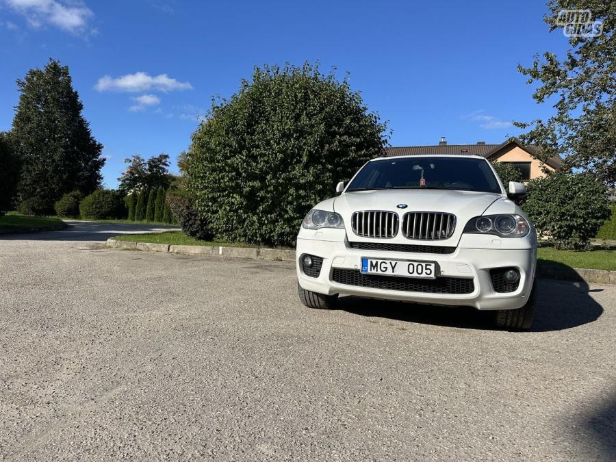 Balts BMW X5 2012 Šauļi, ar dzinēja tilpumu 3.00 L un nobraukumu 311 tūkst. km par 9900 €, foto 3 vietnē AUTOMOTO.COM.LV