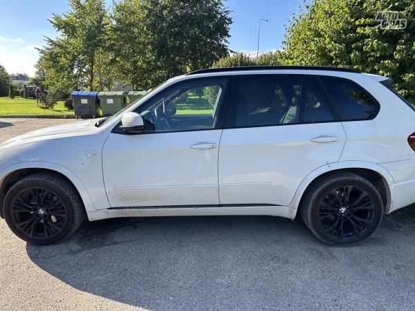 White BMW X5 2012 in Siauliai, with an engine capacity of 3.00 L and mileage of 311 thousand km for 9900 €, photo 9 on AUTOMOTO.COM.LV