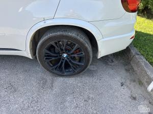 Balts BMW X5 2012 Šauļi, ar dzinēja tilpumu 3.00 L un nobraukumu 311 tūkst. km par 9900 €, foto 10 vietnē AUTOMOTO.COM.LV