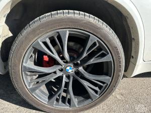 Balts BMW X5 2012 Šauļi, ar dzinēja tilpumu 3.00 L un nobraukumu 311 tūkst. km par 9900 €, foto 17 vietnē AUTOMOTO.COM.LV