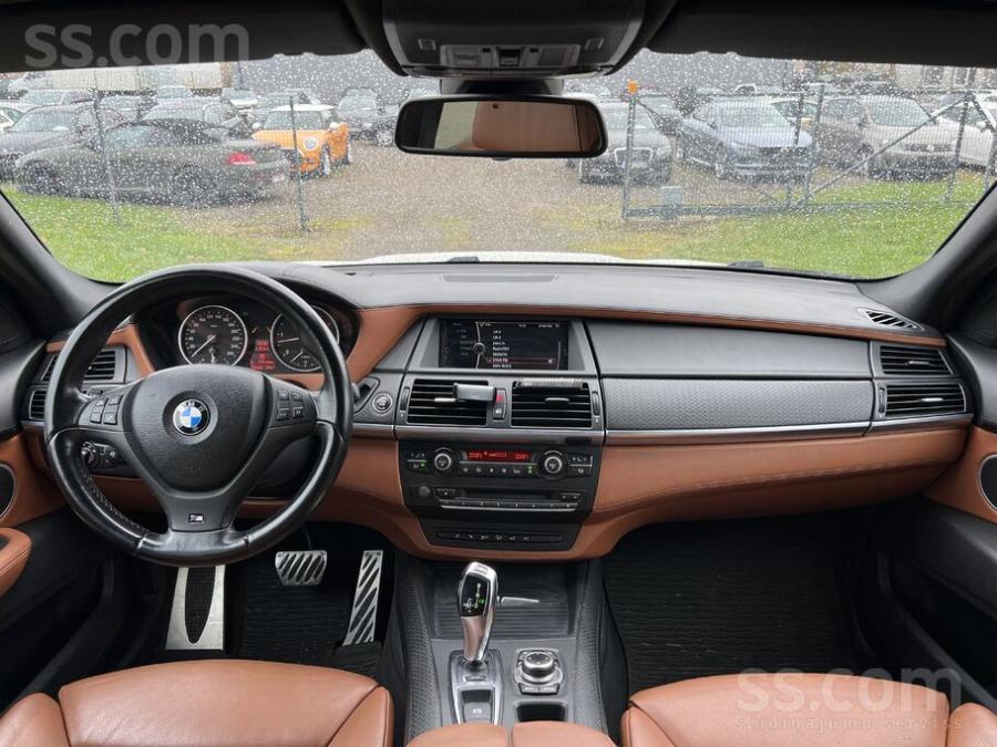 White BMW X5 2012 in Limbazi, with an engine capacity of 3.00 L and mileage of 198 thousand km for 13950 €, photo 18 on AUTOMOTO.COM.LV