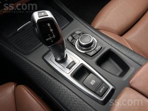 White BMW X5 2012 in Limbazi, with an engine capacity of 3.00 L and mileage of 198 thousand km for 13950 €, photo 24 on AUTOMOTO.COM.LV