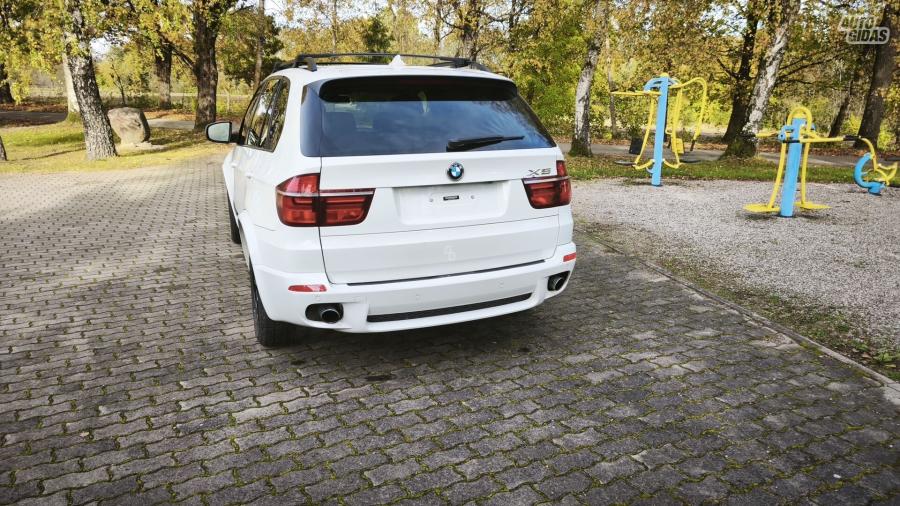Balts BMW X5 2012 Tauragė, ar dzinēja tilpumu 3.00 L un nobraukumu 332 tūkst. km par 6200 €, foto 5 vietnē AUTOMOTO.COM.LV