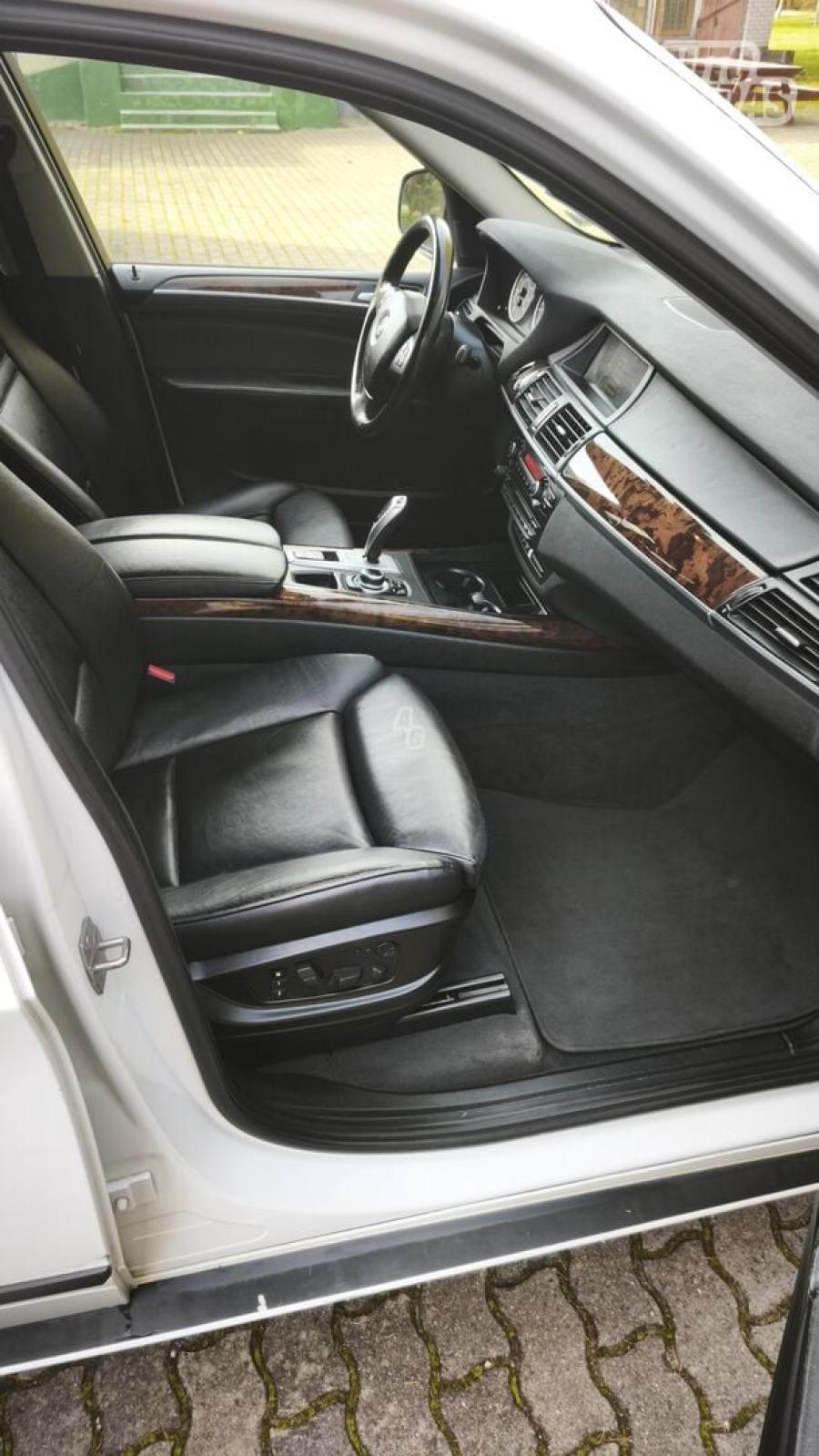 Balts BMW X5 2012 Tauragė, ar dzinēja tilpumu 3.00 L un nobraukumu 332 tūkst. km par 6200 €, foto 12 vietnē AUTOMOTO.COM.LV