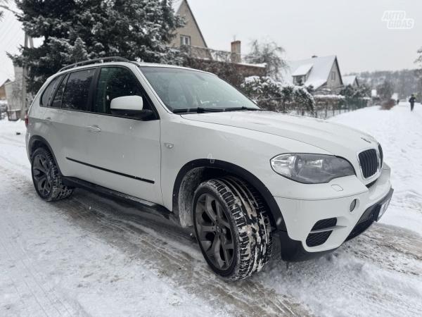 Balts BMW X5 2013 Kauņa, ar dzinēja tilpumu 3.00 L un nobraukumu 256 tūkst. km par 10800 €, foto 4 vietnē AUTOMOTO.COM.LV