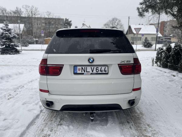 White BMW X5 2013 in Kaunas, with an engine capacity of 2.99 L and mileage of 256 thousand km for 10700 €, photo 9 on AUTOMOTO.COM.LV