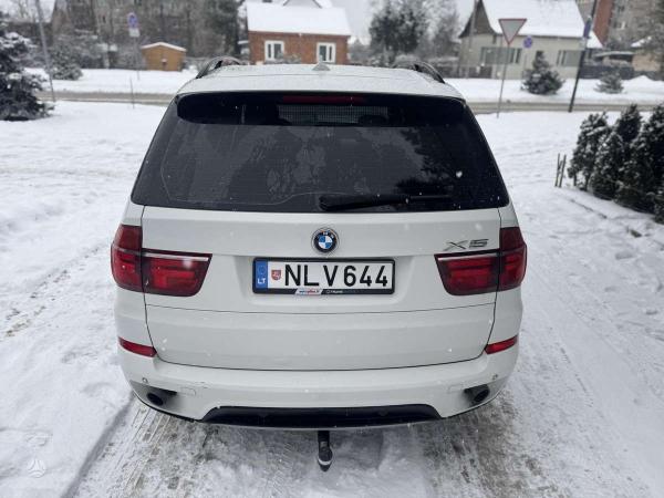 White BMW X5 2013 in Kaunas, with an engine capacity of 2.99 L and mileage of 256 thousand km for 10700 €, photo 10 on AUTOMOTO.COM.LV