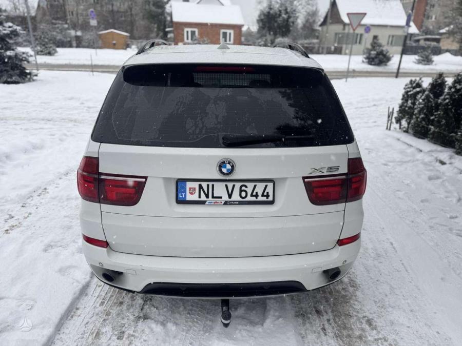 White BMW X5 2013 in Kaunas, with an engine capacity of 2.99 L and mileage of 256 thousand km for 10700 €, photo 10 on AUTOMOTO.COM.LV