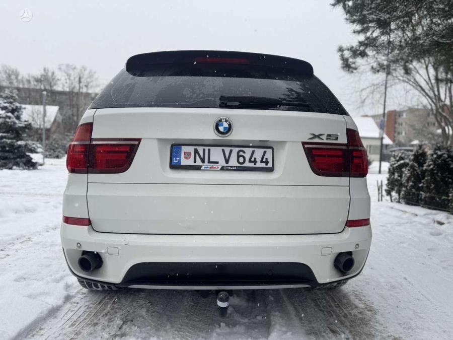 White BMW X5 2013 in Kaunas, with an engine capacity of 2.99 L and mileage of 256 thousand km for 10700 €, photo 11 on AUTOMOTO.COM.LV