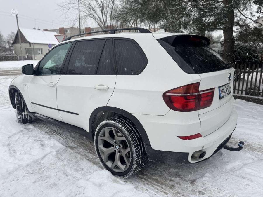 White BMW X5 2013 in Kaunas, with an engine capacity of 2.99 L and mileage of 256 thousand km for 10700 €, photo 12 on AUTOMOTO.COM.LV