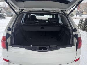 White BMW X5 2013 in Kaunas, with an engine capacity of 2.99 L and mileage of 256 thousand km for 10700 €, photo 14 on AUTOMOTO.COM.LV
