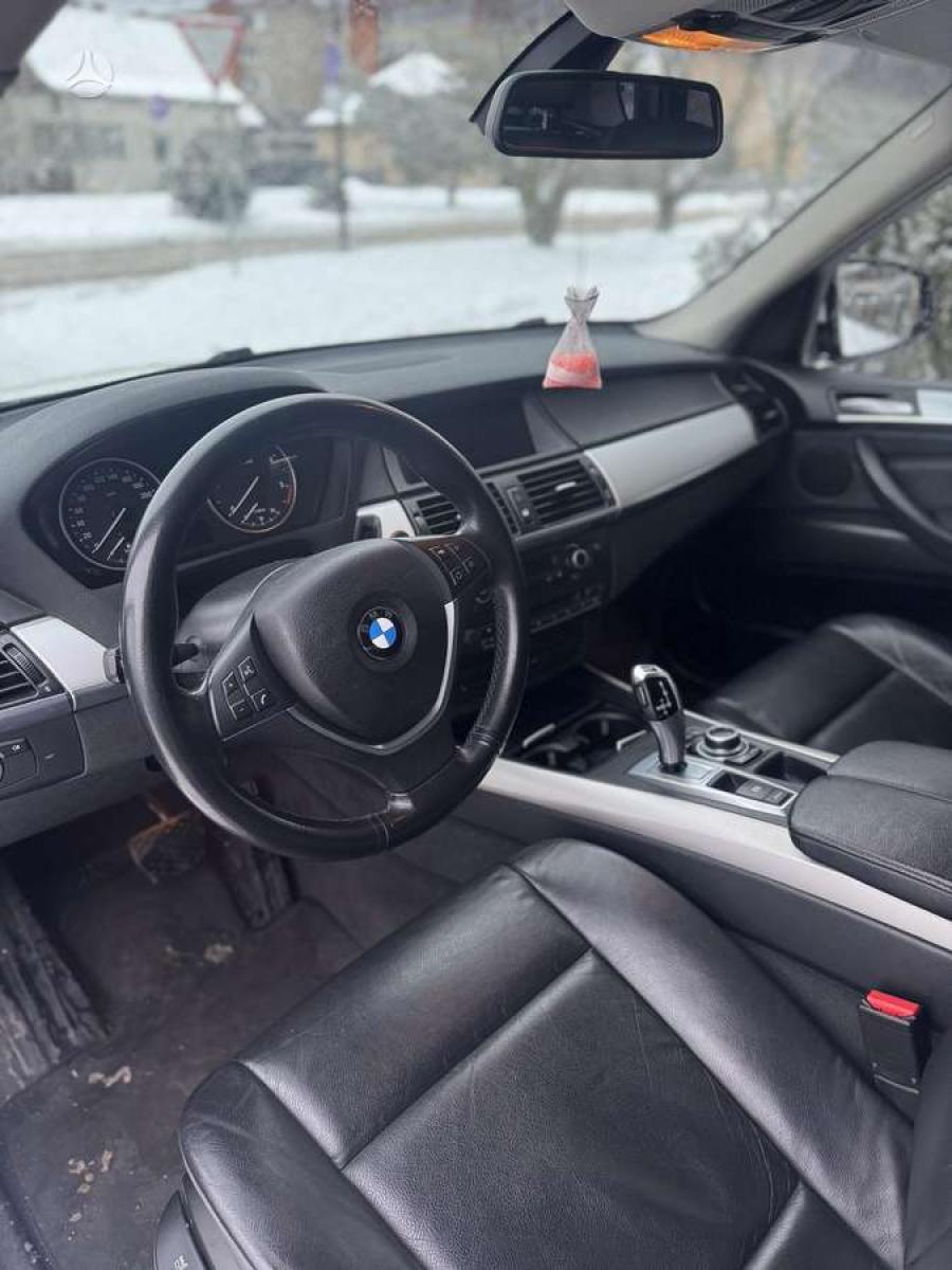 White BMW X5 2013 in Kaunas, with an engine capacity of 2.99 L and mileage of 256 thousand km for 10700 €, photo 18 on AUTOMOTO.COM.LV