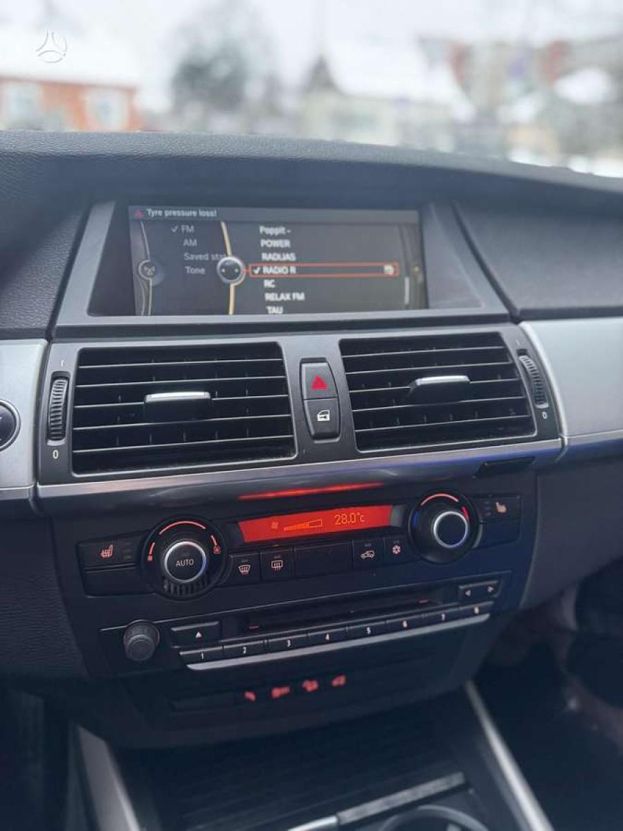 White BMW X5 2013 in Kaunas, with an engine capacity of 2.99 L and mileage of 256 thousand km for 10700 €, photo 31 on AUTOMOTO.COM.LV