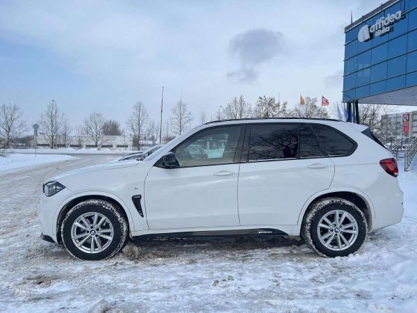 Balts BMW X5 2013 Šauļi, ar dzinēja tilpumu 2.99 L un nobraukumu 397 tūkst. km par 17000 €, foto 3 vietnē AUTOMOTO.COM.LV