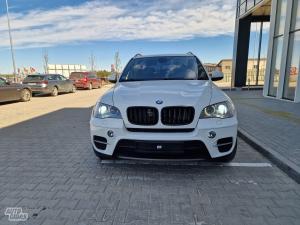 Balts BMW X5 2013 Viļņa, ar dzinēja tilpumu 3.00 L un nobraukumu 278 tūkst. km par 12899 €, foto 3 vietnē AUTOMOTO.COM.LV