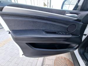 Balts BMW X5 2013 Viļņa, ar dzinēja tilpumu 3.00 L un nobraukumu 278 tūkst. km par 12899 €, foto 18 vietnē AUTOMOTO.COM.LV