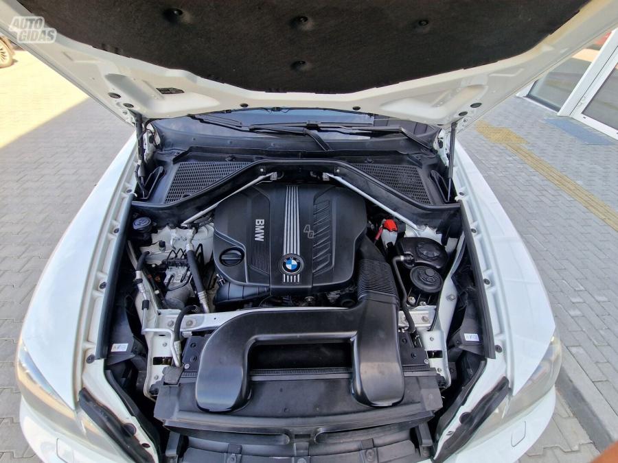 Balts BMW X5 2013 Viļņa, ar dzinēja tilpumu 3.00 L un nobraukumu 278 tūkst. km par 12899 €, foto 23 vietnē AUTOMOTO.COM.LV