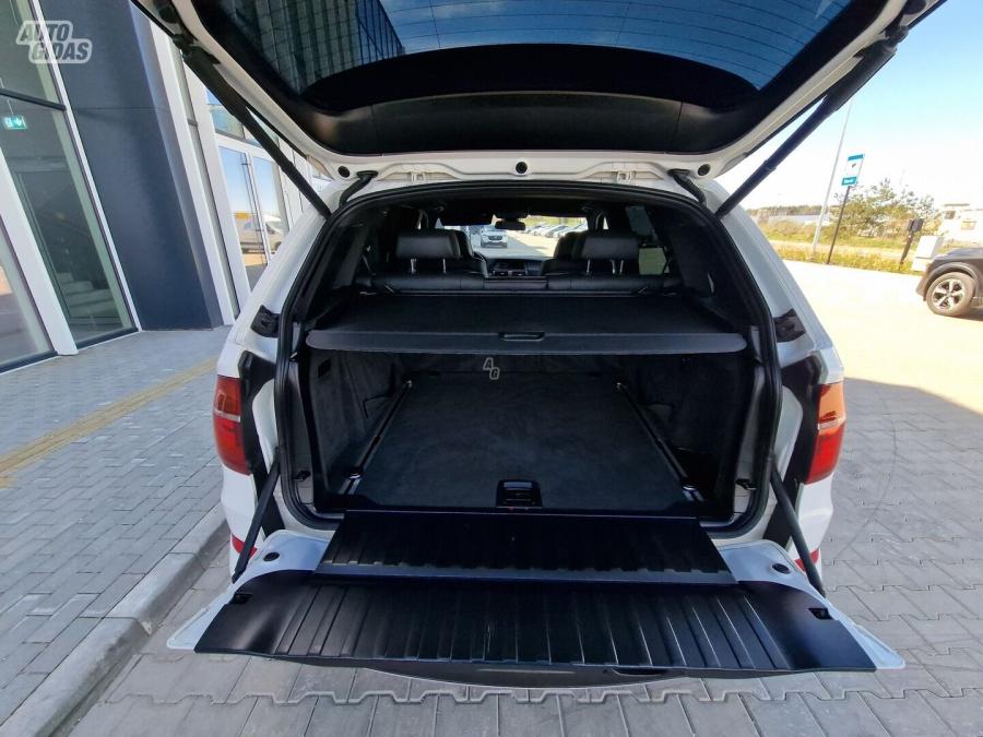 Balts BMW X5 2013 Viļņa, ar dzinēja tilpumu 3.00 L un nobraukumu 278 tūkst. km par 12899 €, foto 26 vietnē AUTOMOTO.COM.LV