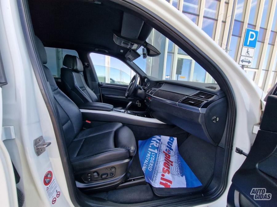 Balts BMW X5 2013 Viļņa, ar dzinēja tilpumu 3.00 L un nobraukumu 278 tūkst. km par 12899 €, foto 19 vietnē AUTOMOTO.COM.LV
