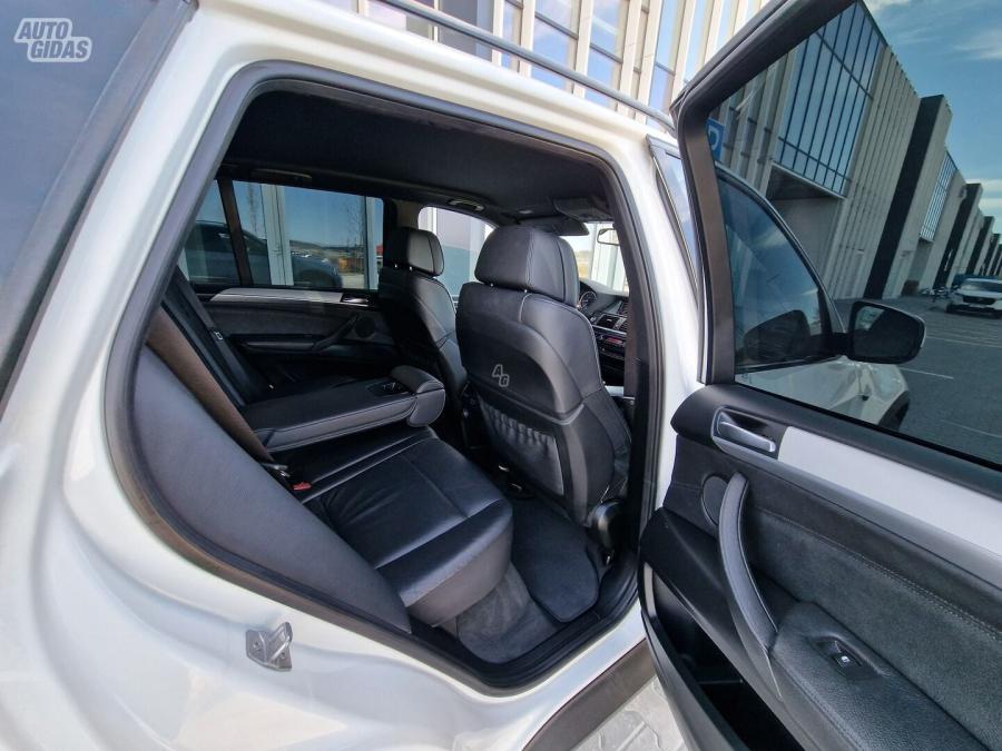 Balts BMW X5 2013 Viļņa, ar dzinēja tilpumu 3.00 L un nobraukumu 278 tūkst. km par 12899 €, foto 20 vietnē AUTOMOTO.COM.LV