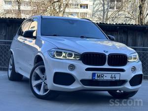 Balts BMW X5 2013 Tukums, ar dzinēja tilpumu 3.00 L un nobraukumu 261 tūkst. km par 19990 €, foto  vietnē AUTOMOTO.COM.LV